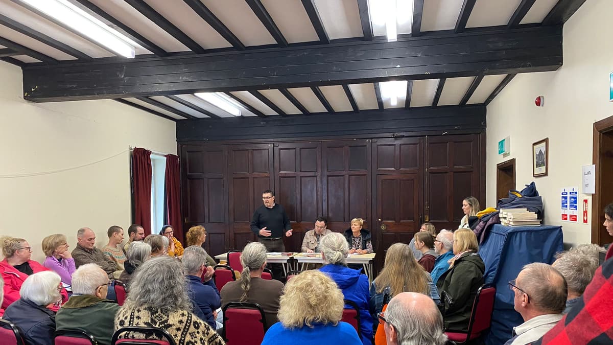 Transport for Wales fflecsi bus consultation met with 50 angry Corris residents demanding ...